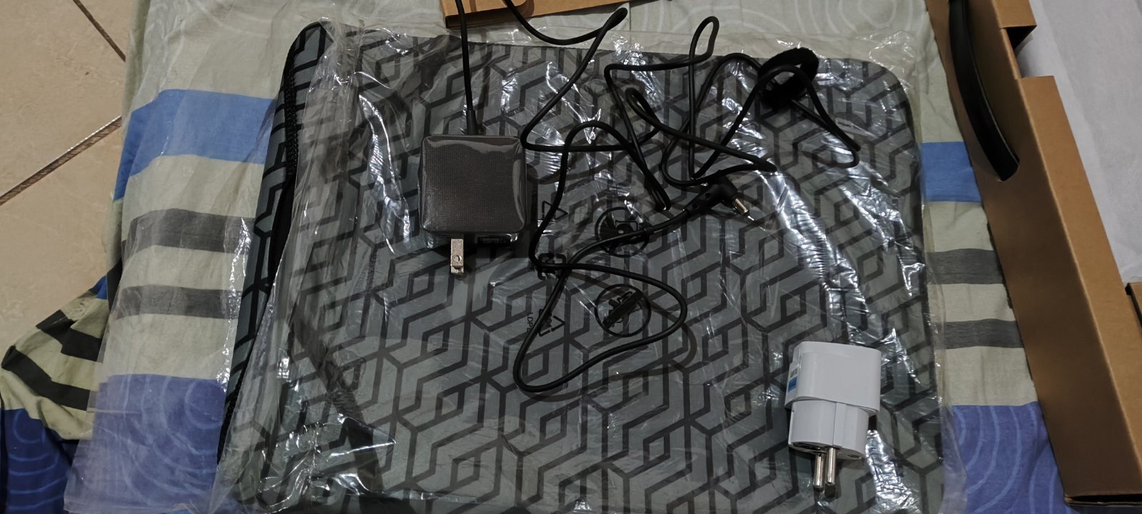 Asus Vivobook 14 X1404 14" FHD (i3-1215U/8GB/128GB SSD/W11 S) Quiet ...