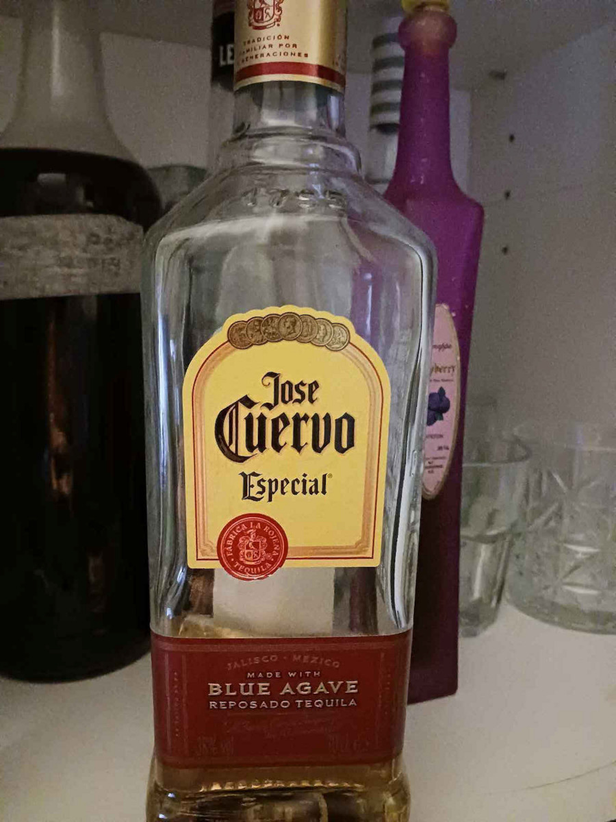 Jose Cuervo Gold Especial Tequila 3 Ετών 38% 50ml | Skroutz.gr